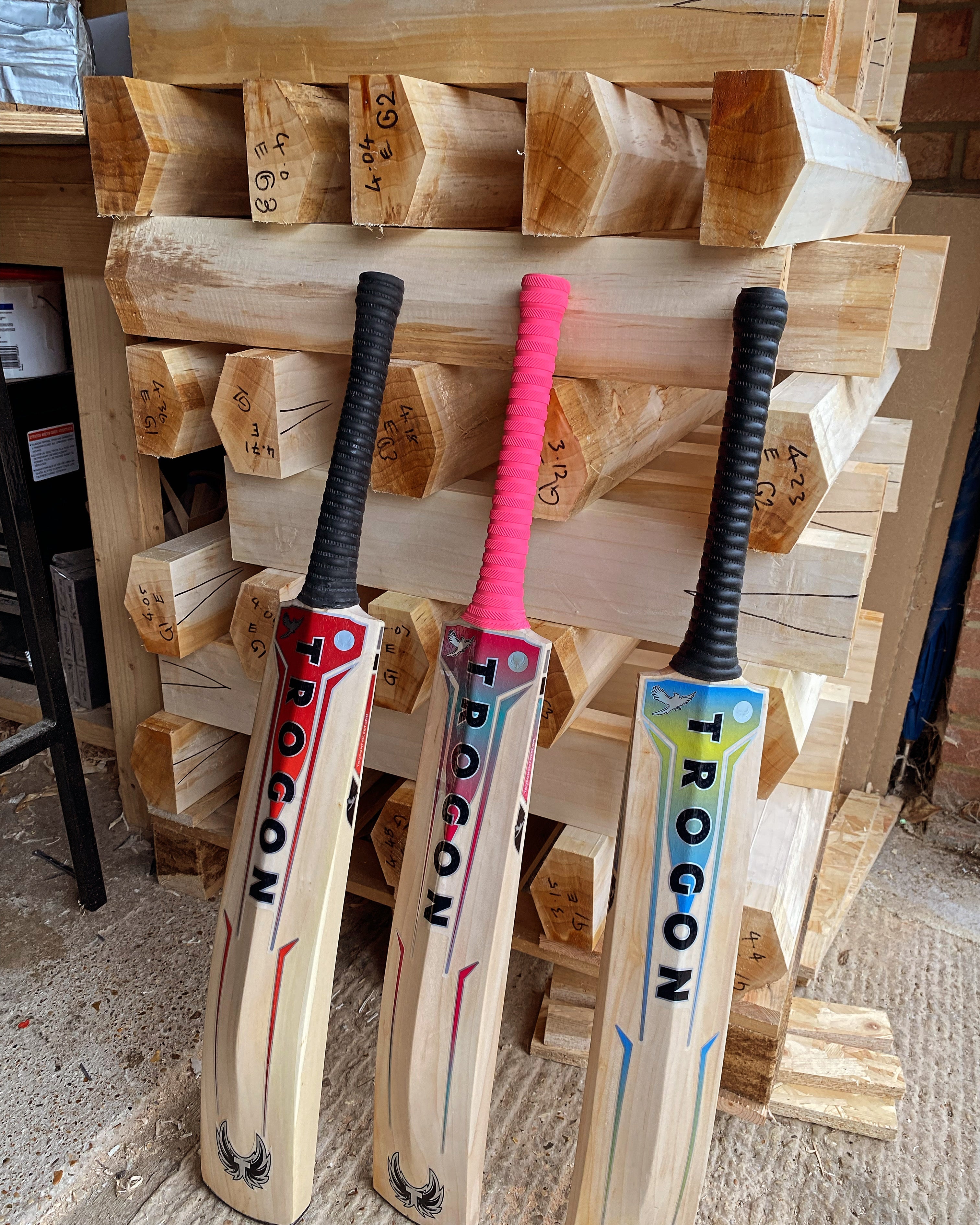 Handmade English Willow cricket bats for 13 year old girls | Trogon Cricket